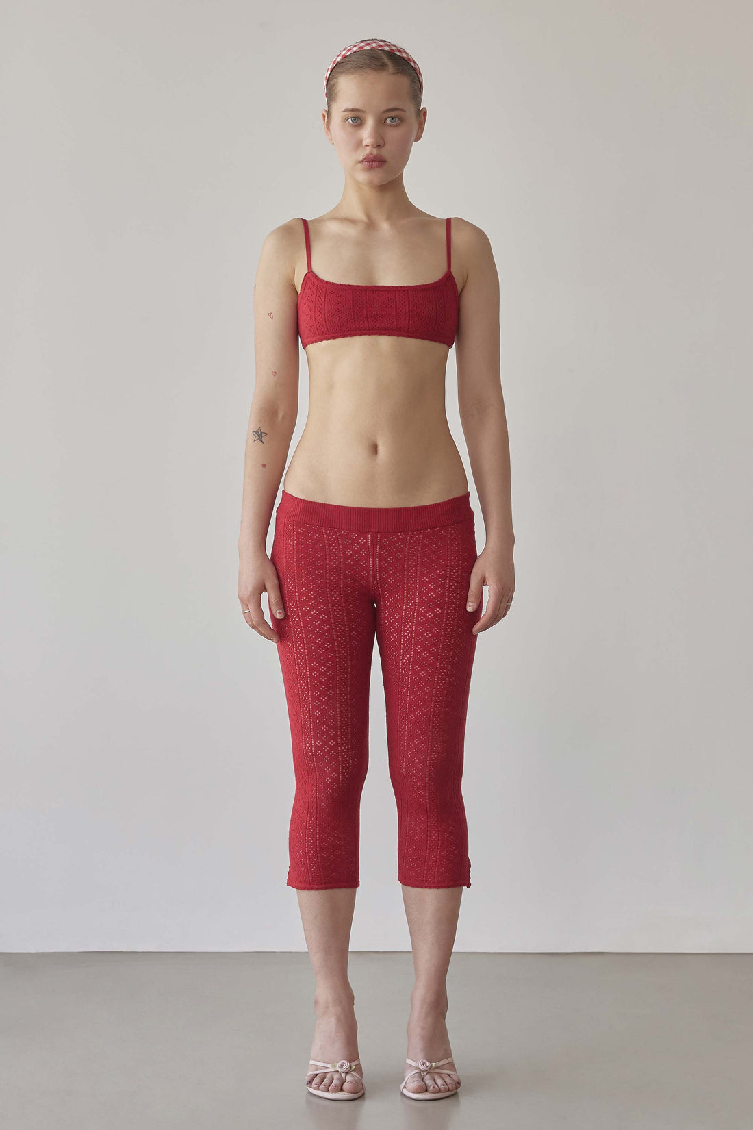 Eyelet Knit Capri Pants Red – Sculptor