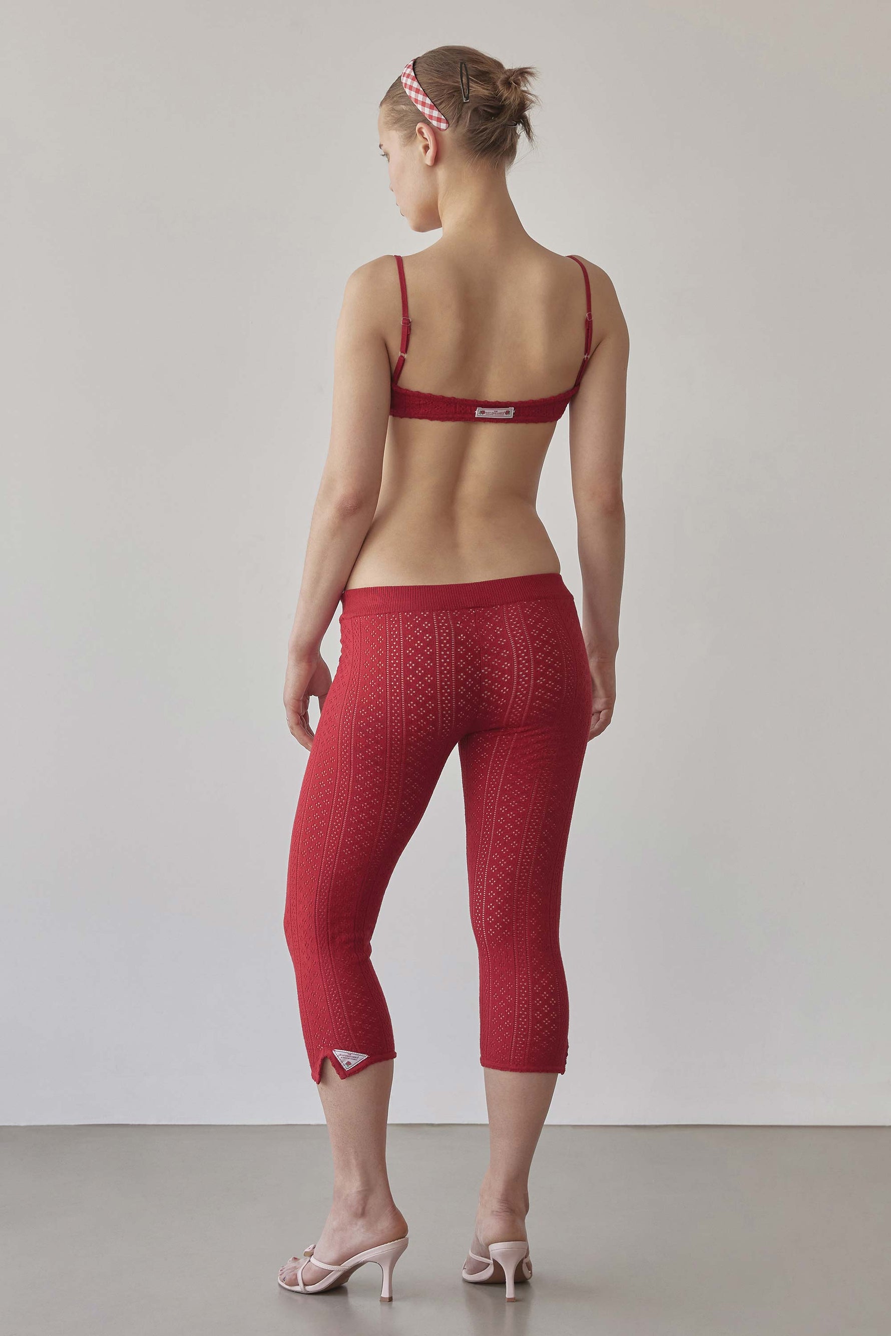 Eyelet Knit Capri Pants Red – Sculptor